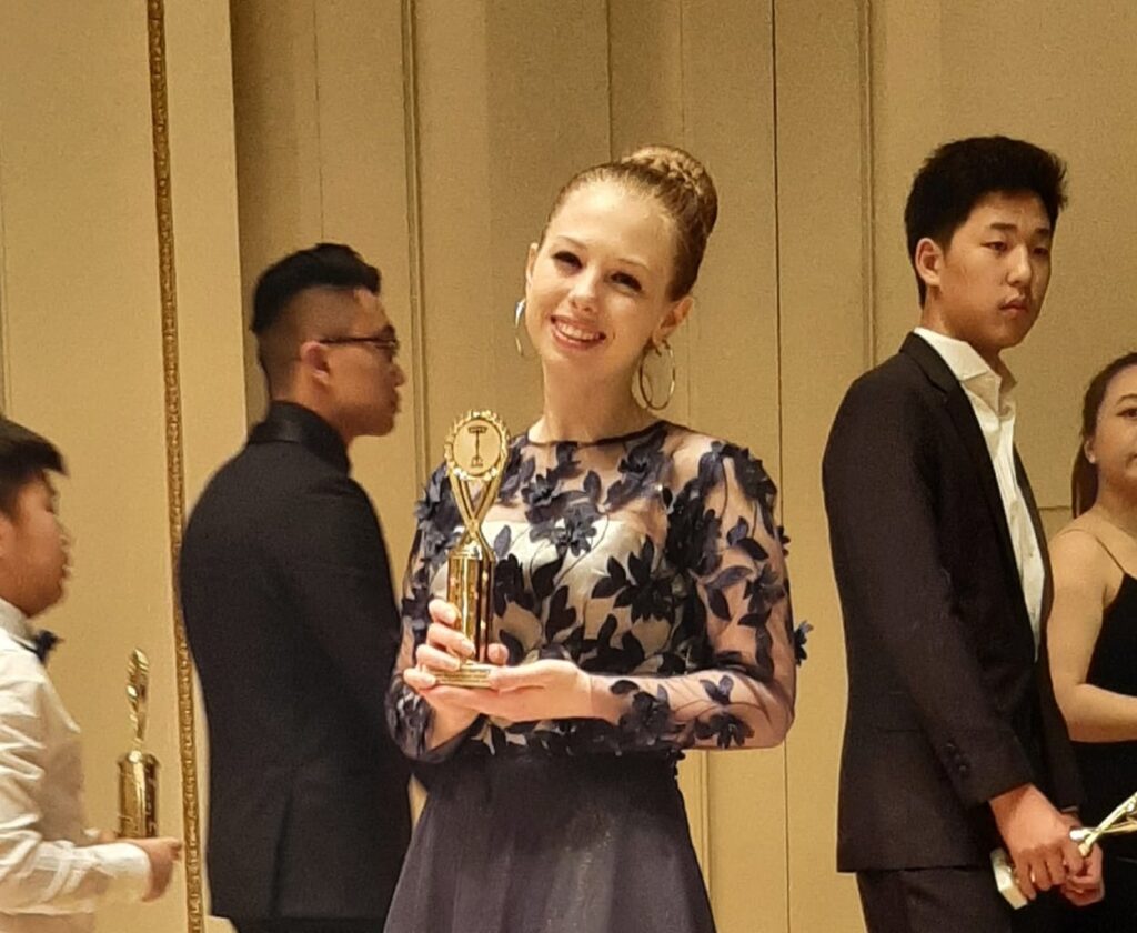 Szabadkai gitárművésznek tapsoltak a Carnegie Hallban | SZMSZ (Szabad ...