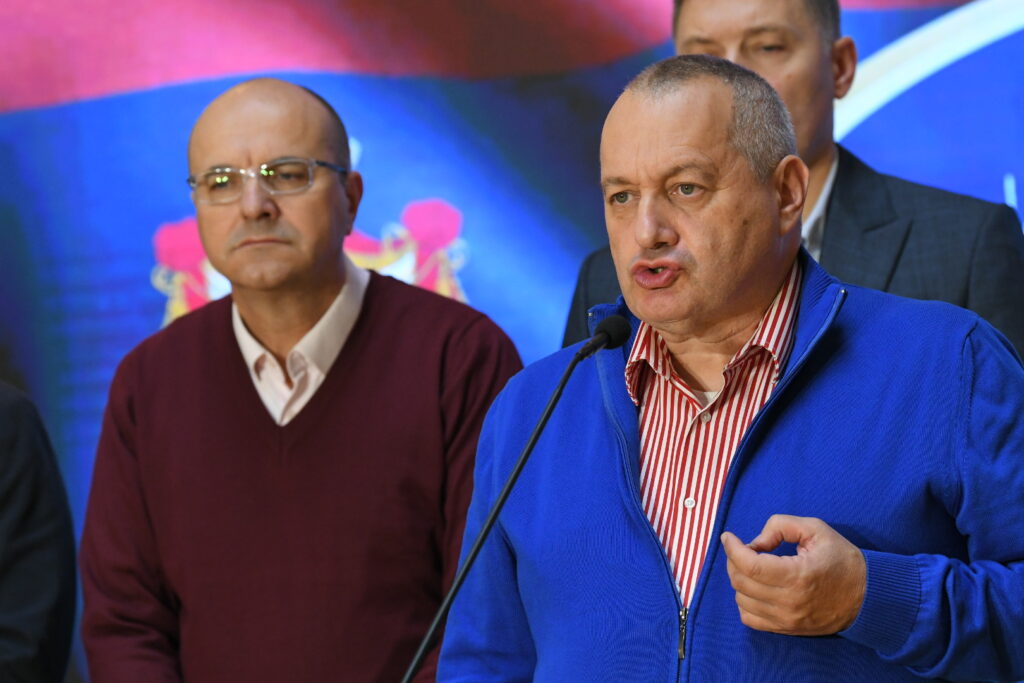 „Ahelyett hogy a Szerb Posta visszaéléseit vizsgálná, a rendőrség ...