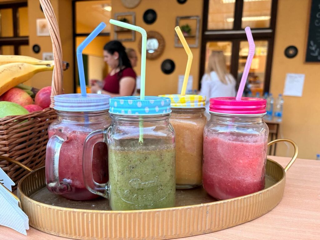 Đuro Café: Egy délután, amely megmutatta az összefogás erejét | SZMSZ ...